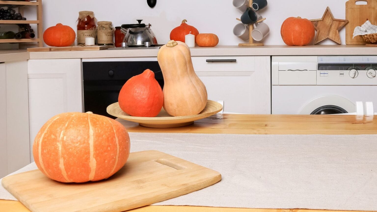 Harvesting Pumpkins: Timing, Curing, and Storing