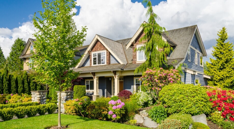 15 Garden Design Ideas that Boost Curb Appeal