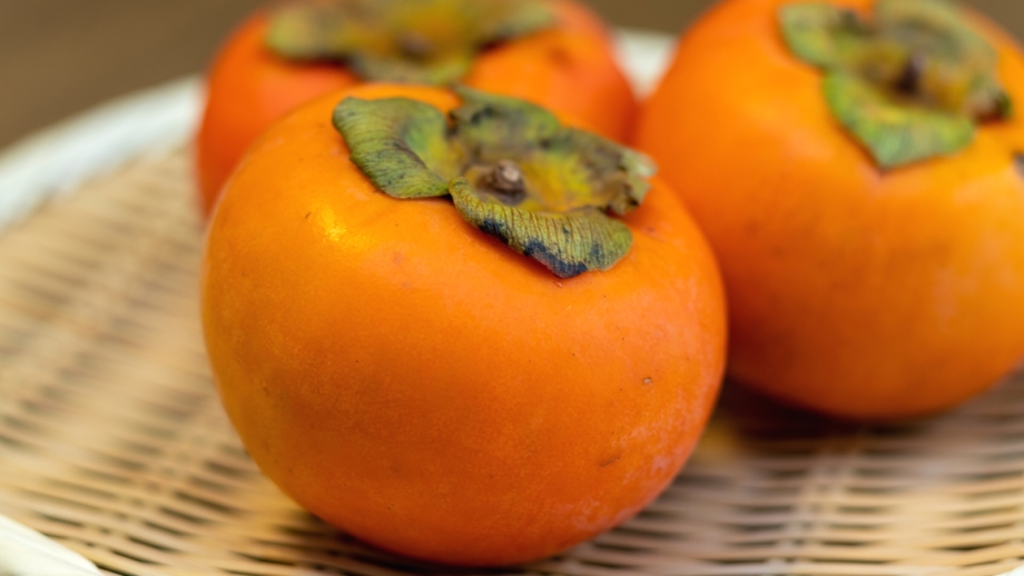 How to Plant, Grow, and Care For 'Fuyu' Persimmon