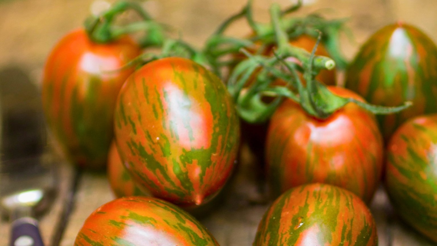 7 Colorful Tomatoes That Are Almost Too Pretty to Eat