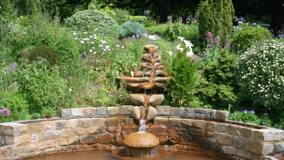 13 Raised Bed Garden Design Ideas