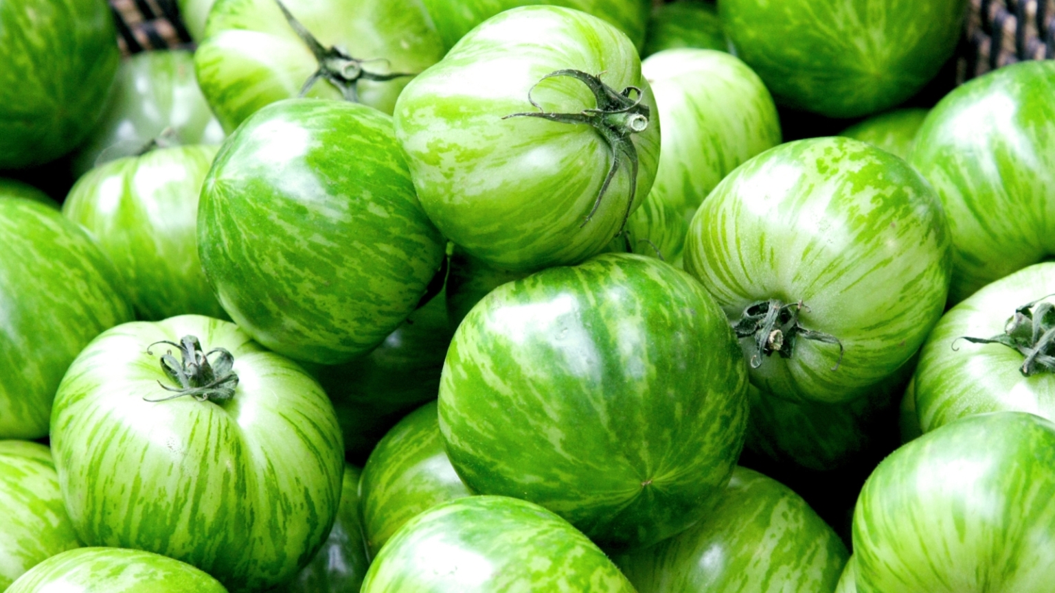 7 Unique and Unusual Tomatoes That Wow in the Garden