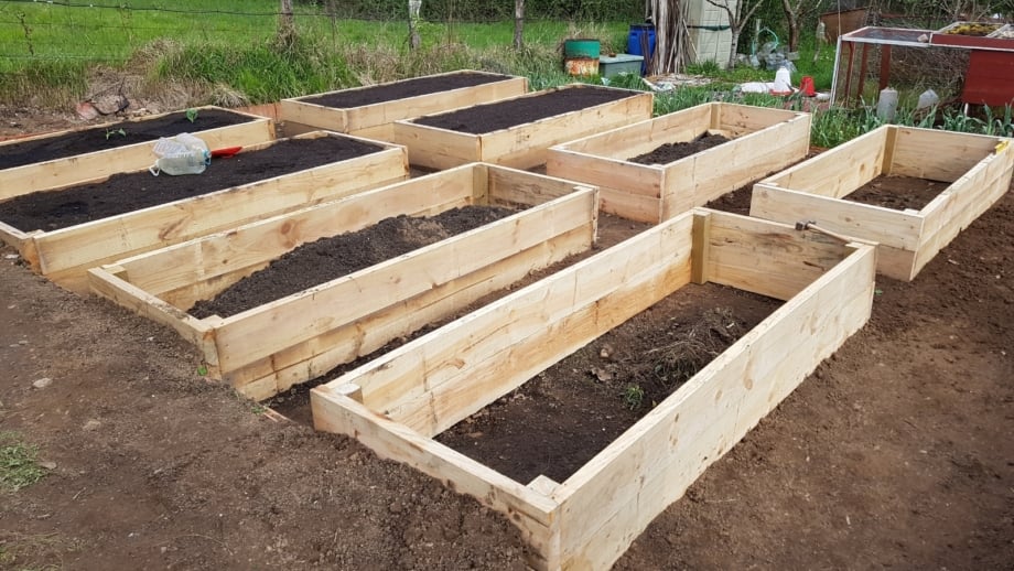 How to Prepare the Ground for Raised Beds in 7 Steps