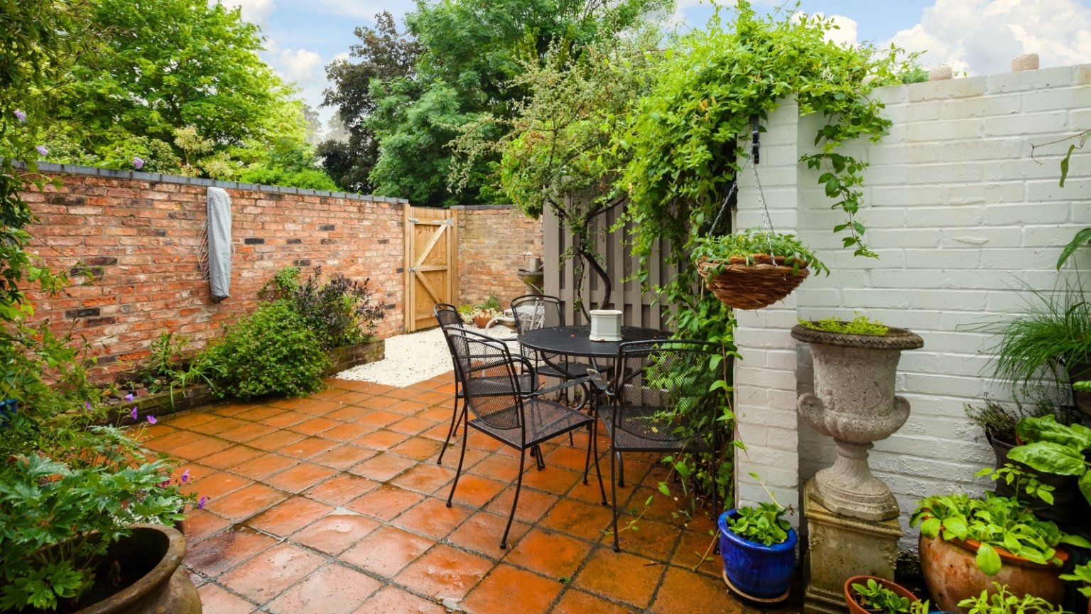 9 Ideas For Creating Your Fairy Tale Cottagecore Garden