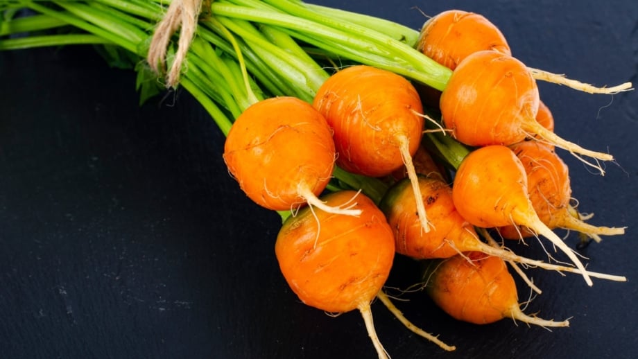 9 Reasons You Have Oddly-Shaped, Deformed Carrots