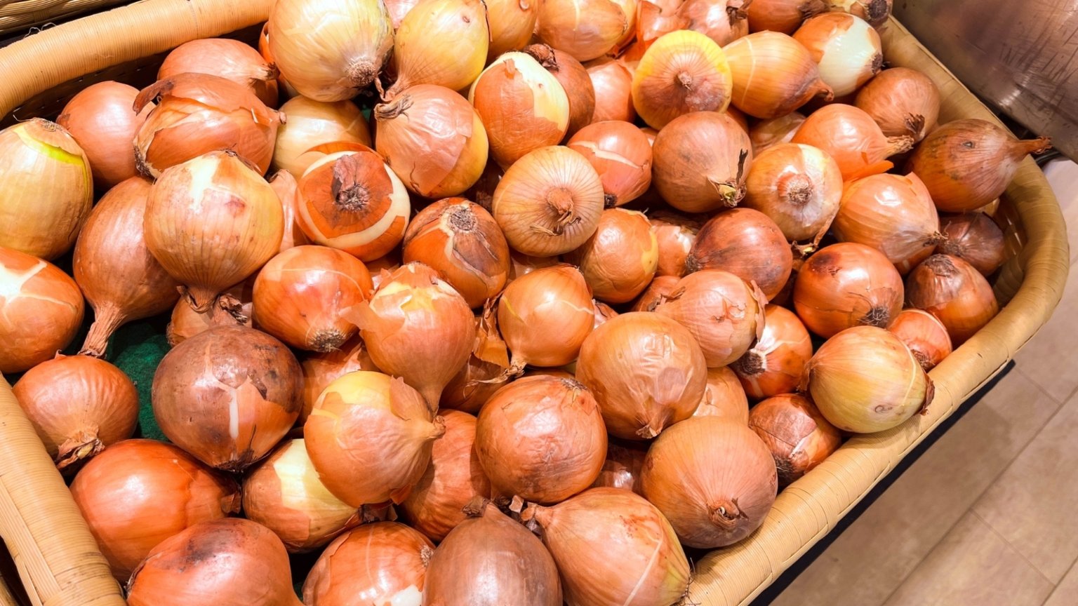 How to Cure and Store Onions in 9 Easy Steps