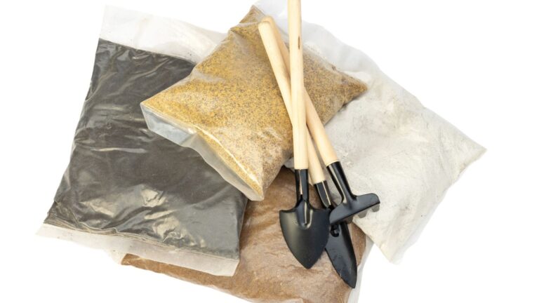 How to Use Blood Meal Fertilizer in the Garden