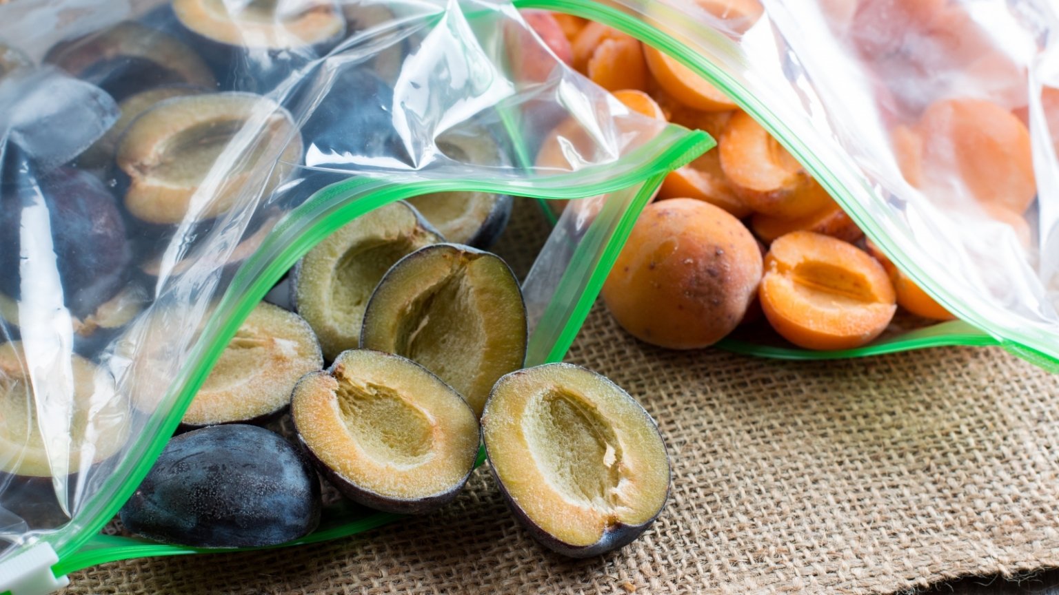 How and When to Harvest Plums for The Sweetest Fruit