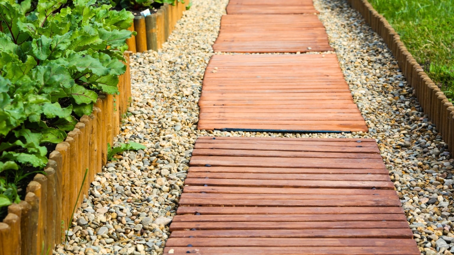 15 Easy Ways to DIY Your Garden Paths
