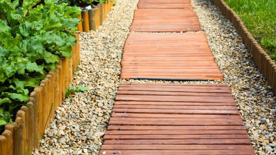 15 Easy Ways to DIY Your Garden Paths