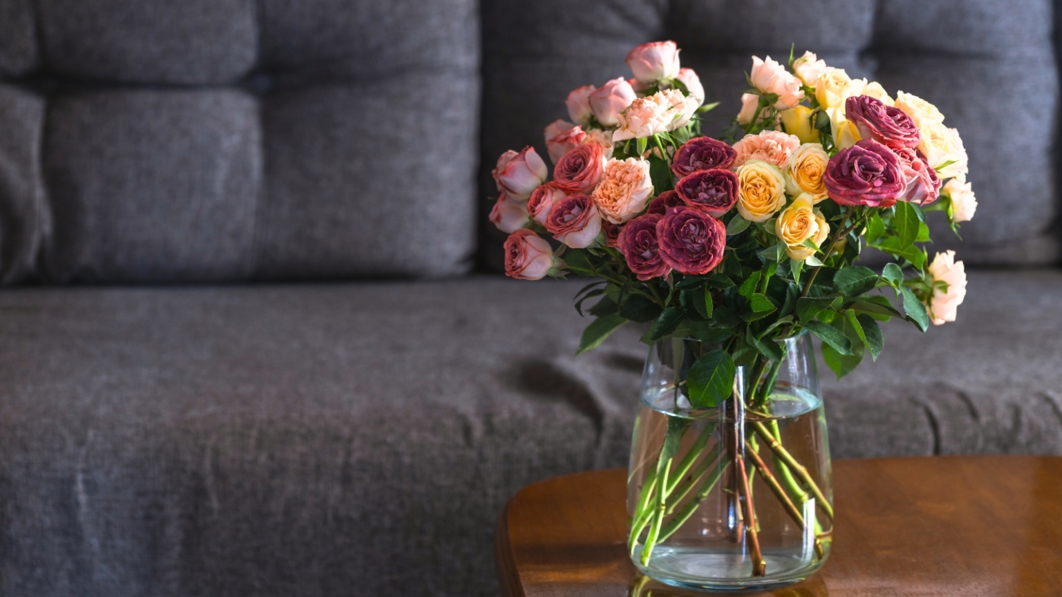 7 Pro Tips to Make Your Cut Roses Last