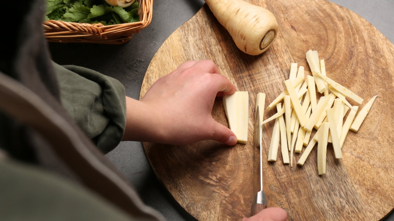 How and When to Harvest Parsnips